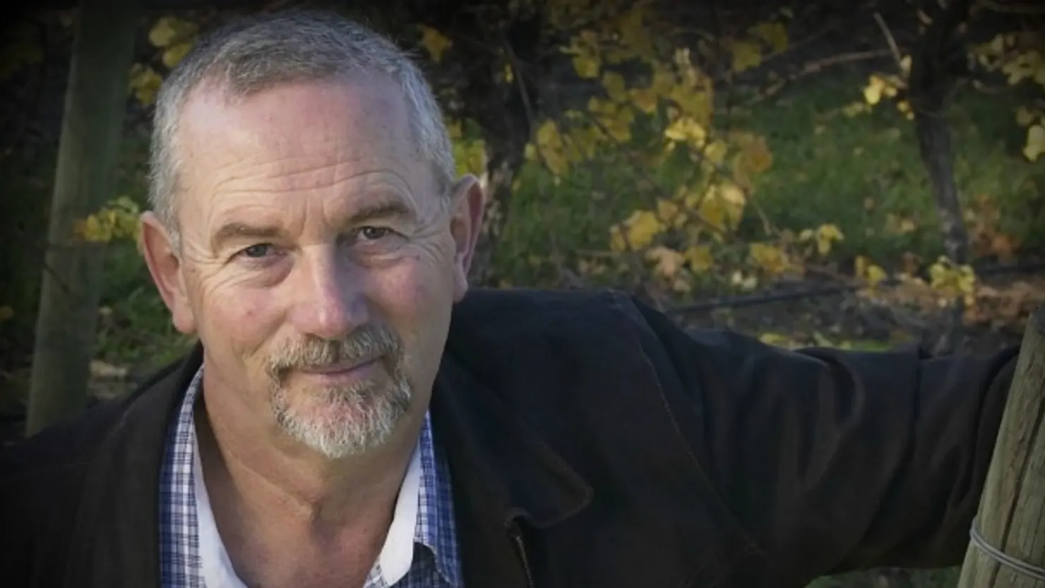 3AW pays tribute to legendary footy commentator Robert Walls - Nine for ...